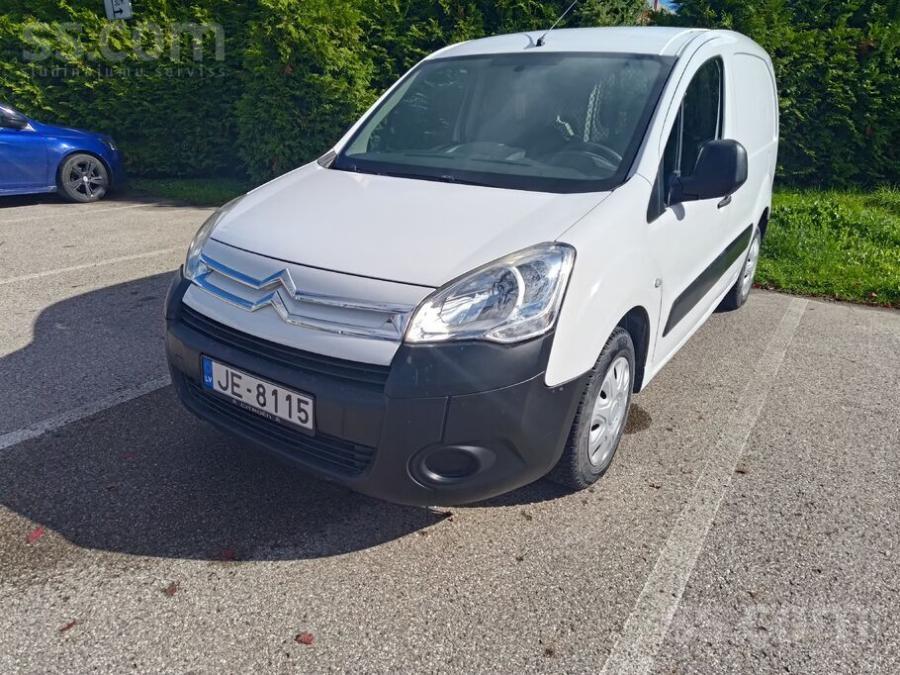 Balts Citroen Berlingo 2010 Jelgava, ar dzinēja tilpumu 1.60 L un nobraukumu 249 tūkst. km par 2500 €, foto 1 vietnē AUTOMOTO.COM.LV