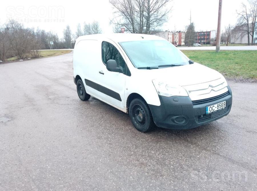 Balts Citroen Berlingo 2011 Madona, ar dzinēja tilpumu 1.60 L un nobraukumu 286 tūkst. km par 1250 €, foto 1 vietnē AUTOMOTO.COM.LV