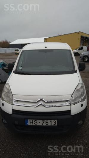 Balts Citroen Berlingo 2011 Valmiera, ar dzinēja tilpumu 1.60 L un nobraukumu 400 tūkst. km par 300 €, foto 3 vietnē AUTOMOTO.COM.LV