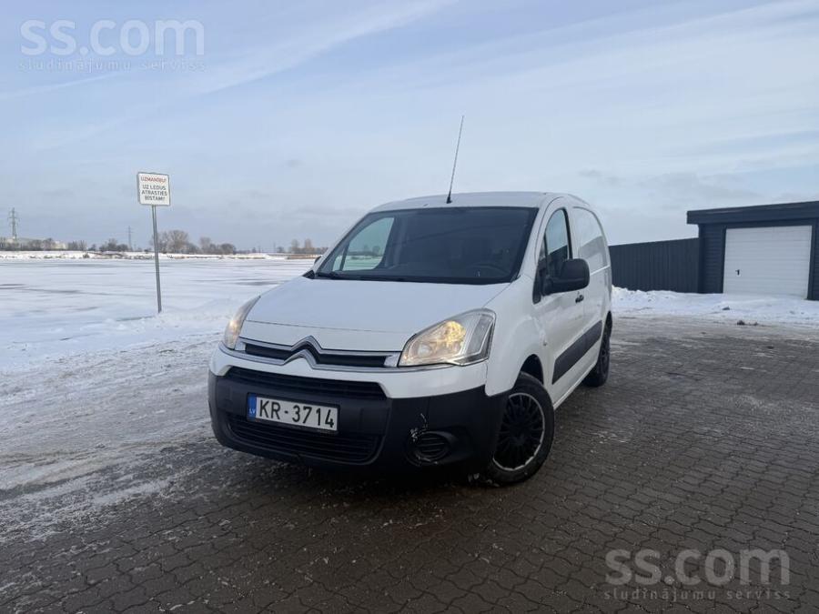 White Citroen Berlingo 2012 in Liepaja, with an engine capacity of 1.60 L and mileage of 288 thousand km for 3000 €, photo 1 on AUTOMOTO.COM.LV