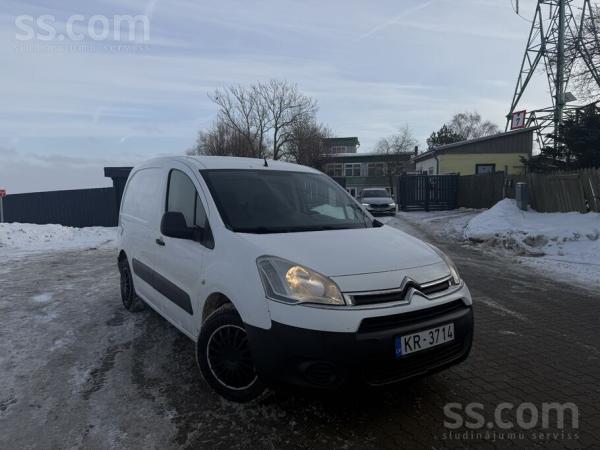 White Citroen Berlingo 2012 in Liepaja, with an engine capacity of 1.60 L and mileage of 288 thousand km for 3000 €, photo 3 on AUTOMOTO.COM.LV