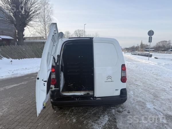 White Citroen Berlingo 2012 in Liepaja, with an engine capacity of 1.60 L and mileage of 288 thousand km for 3000 €, photo 8 on AUTOMOTO.COM.LV