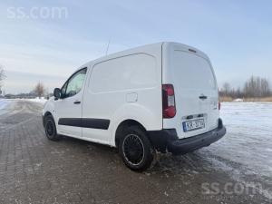 White Citroen Berlingo 2012 in Liepaja, with an engine capacity of 1.60 L and mileage of 288 thousand km for 3000 €, photo 9 on AUTOMOTO.COM.LV