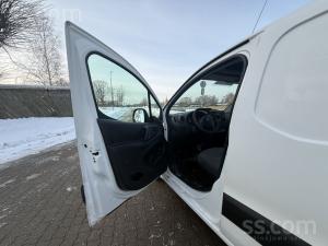 White Citroen Berlingo 2012 in Liepaja, with an engine capacity of 1.60 L and mileage of 288 thousand km for 3000 €, photo 11 on AUTOMOTO.COM.LV