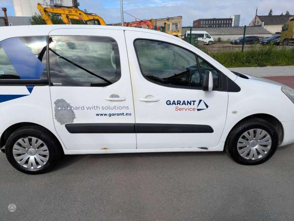 Balts Citroen Berlingo 2012 Klaipėda, ar dzinēja tilpumu 1.56 L un nobraukumu 200 tūkst. km par 2500 €, foto 3 vietnē AUTOMOTO.COM.LV