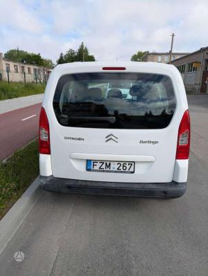 White Citroen Berlingo 2012 in Klaipeda, with an engine capacity of 1.56 L and mileage of 200 thousand km for 2500 €, photo 5 on AUTOMOTO.COM.LV