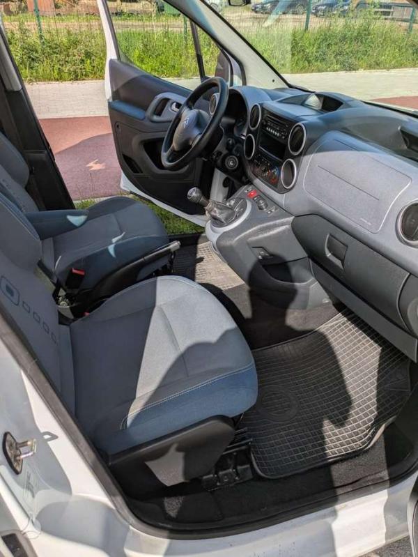 Balts Citroen Berlingo 2012 Klaipėda, ar dzinēja tilpumu 1.56 L un nobraukumu 200 tūkst. km par 2500 €, foto 6 vietnē AUTOMOTO.COM.LV
