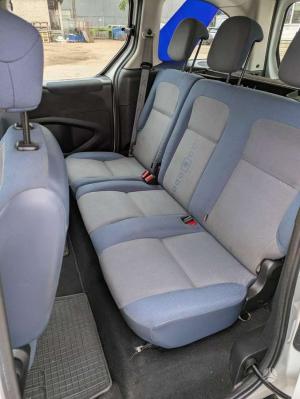 White Citroen Berlingo 2012 in Klaipeda, with an engine capacity of 1.56 L and mileage of 200 thousand km for 2500 €, photo 9 on AUTOMOTO.COM.LV