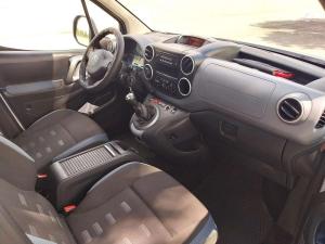 White Citroen Berlingo 2012 in Marijampole, with an engine capacity of 1.56 L and mileage of 228 thousand km for 4350 €, photo 6 on AUTOMOTO.COM.LV