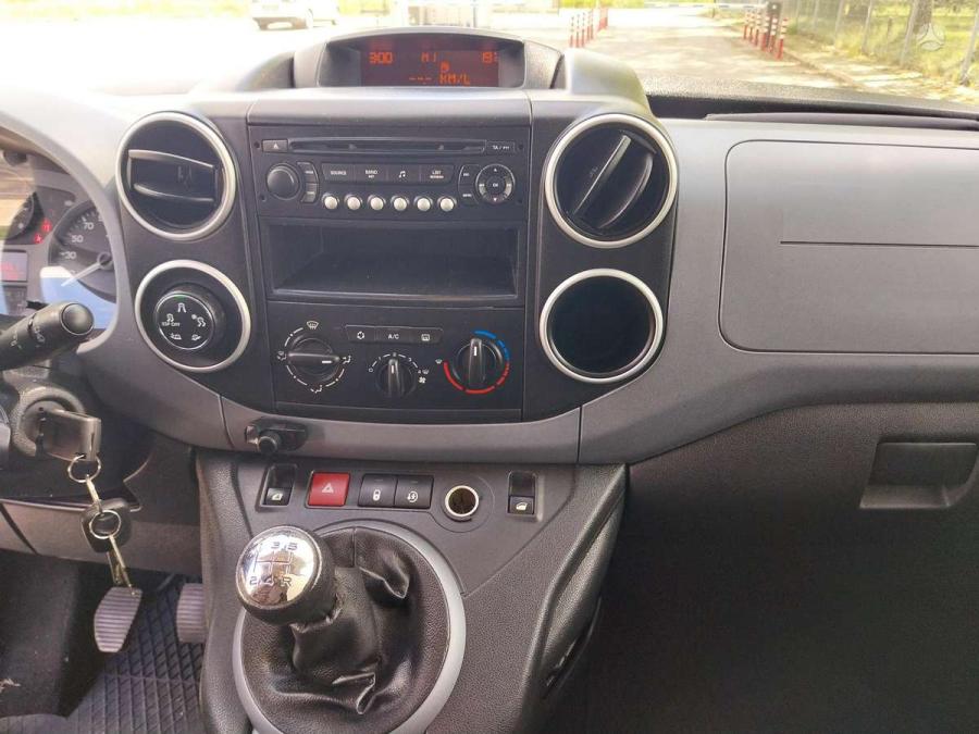White Citroen Berlingo 2012 in Marijampole, with an engine capacity of 1.56 L and mileage of 228 thousand km for 4350 €, photo 10 on AUTOMOTO.COM.LV