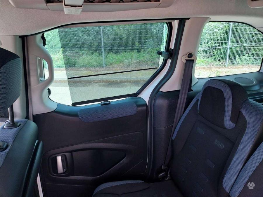 White Citroen Berlingo 2012 in Marijampole, with an engine capacity of 1.56 L and mileage of 228 thousand km for 4350 €, photo 14 on AUTOMOTO.COM.LV