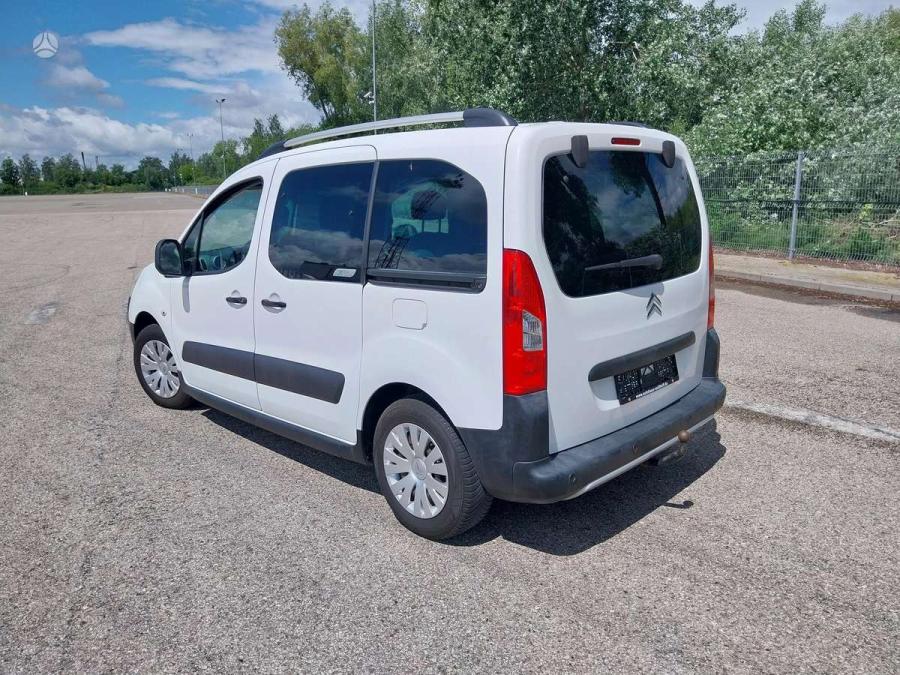 Balts Citroen Berlingo 2012 Marijampole, ar dzinēja tilpumu 1.56 L un nobraukumu 229 tūkst. km par 4350 €, foto 13 vietnē AUTOMOTO.COM.LV