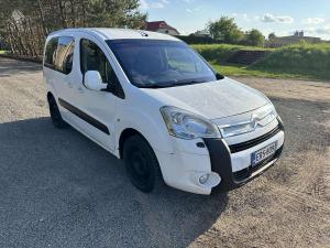 Balts Citroen Berlingo 2012 Tauragė, ar dzinēja tilpumu 1.60 L un nobraukumu 205 tūkst. km par 1150 €, foto 4 vietnē AUTOMOTO.COM.LV