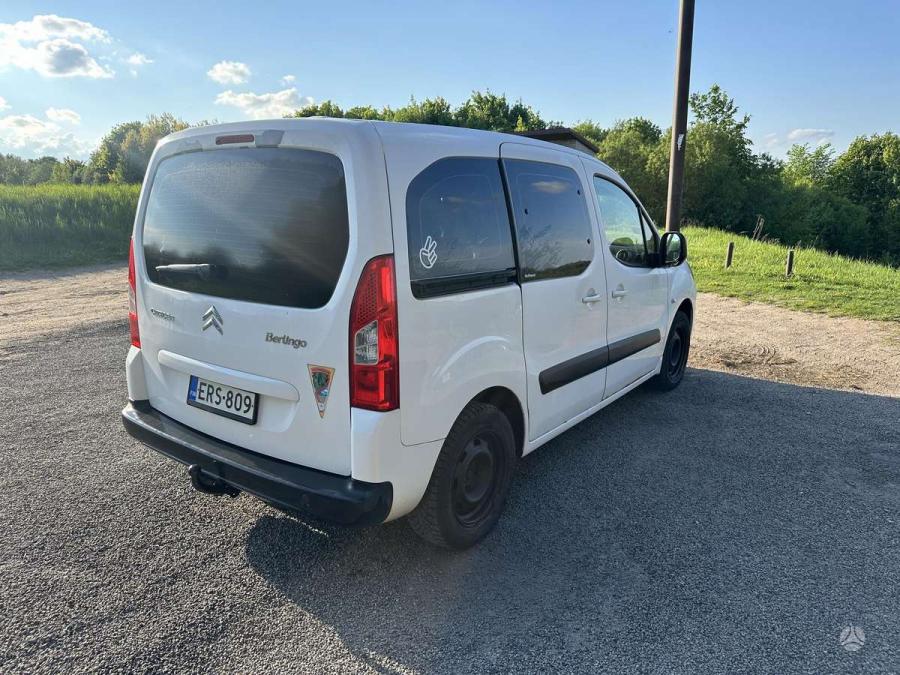 Balts Citroen Berlingo 2012 Tauragė, ar dzinēja tilpumu 1.60 L un nobraukumu 205 tūkst. km par 1150 €, foto 6 vietnē AUTOMOTO.COM.LV