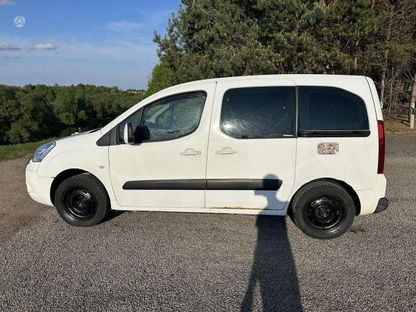 Balts Citroen Berlingo 2012 Tauragė, ar dzinēja tilpumu 1.60 L un nobraukumu 205 tūkst. km par 1150 €, foto 8 vietnē AUTOMOTO.COM.LV