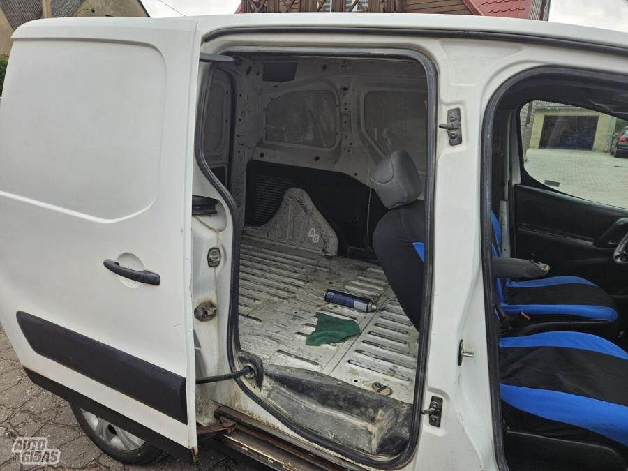 Balts Citroen Berlingo 2012 Vilkaviškis, ar dzinēja tilpumu 1.60 L un nobraukumu 0 tūkst. km par 1150 €, foto 7 vietnē AUTOMOTO.COM.LV