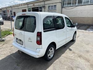 Balts Citroen Berlingo 2013 Rīga, ar dzinēja tilpumu 1.60 L un nobraukumu 200 tūkst. km par 800 €, foto 3 vietnē AUTOMOTO.COM.LV