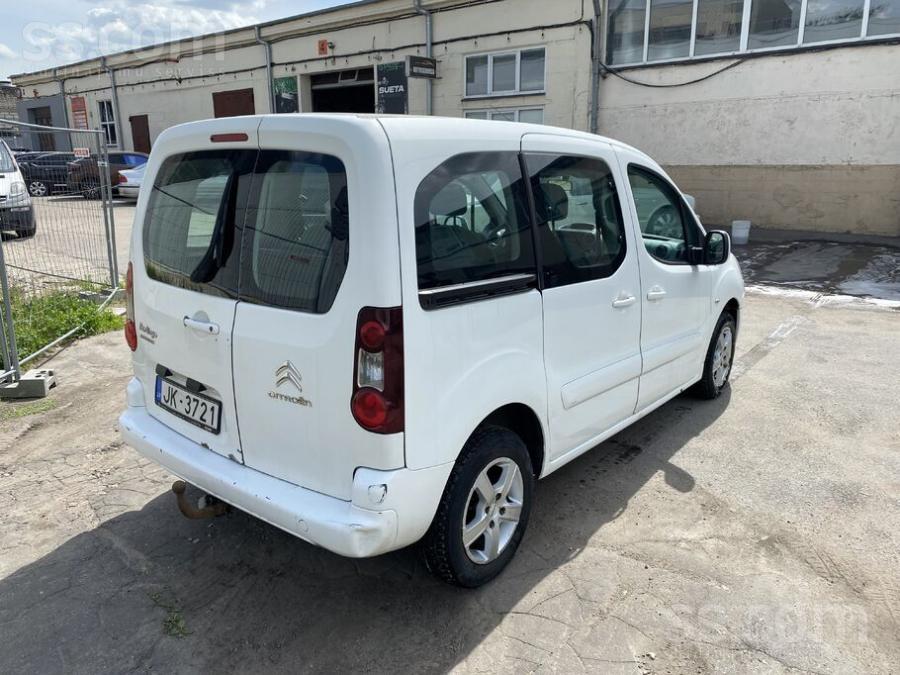 Balts Citroen Berlingo 2013 Rīga, ar dzinēja tilpumu 1.60 L un nobraukumu 200 tūkst. km par 800 €, foto 3 vietnē AUTOMOTO.COM.LV