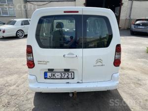 Balts Citroen Berlingo 2013 Rīga, ar dzinēja tilpumu 1.60 L un nobraukumu 200 tūkst. km par 800 €, foto 4 vietnē AUTOMOTO.COM.LV