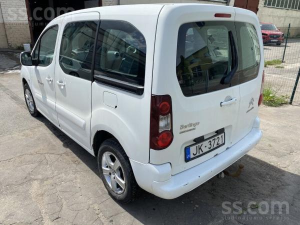 Balts Citroen Berlingo 2013 Rīga, ar dzinēja tilpumu 1.60 L un nobraukumu 200 tūkst. km par 800 €, foto 5 vietnē AUTOMOTO.COM.LV