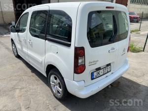 Balts Citroen Berlingo 2013 Rīga, ar dzinēja tilpumu 1.60 L un nobraukumu 200 tūkst. km par 800 €, foto 5 vietnē AUTOMOTO.COM.LV