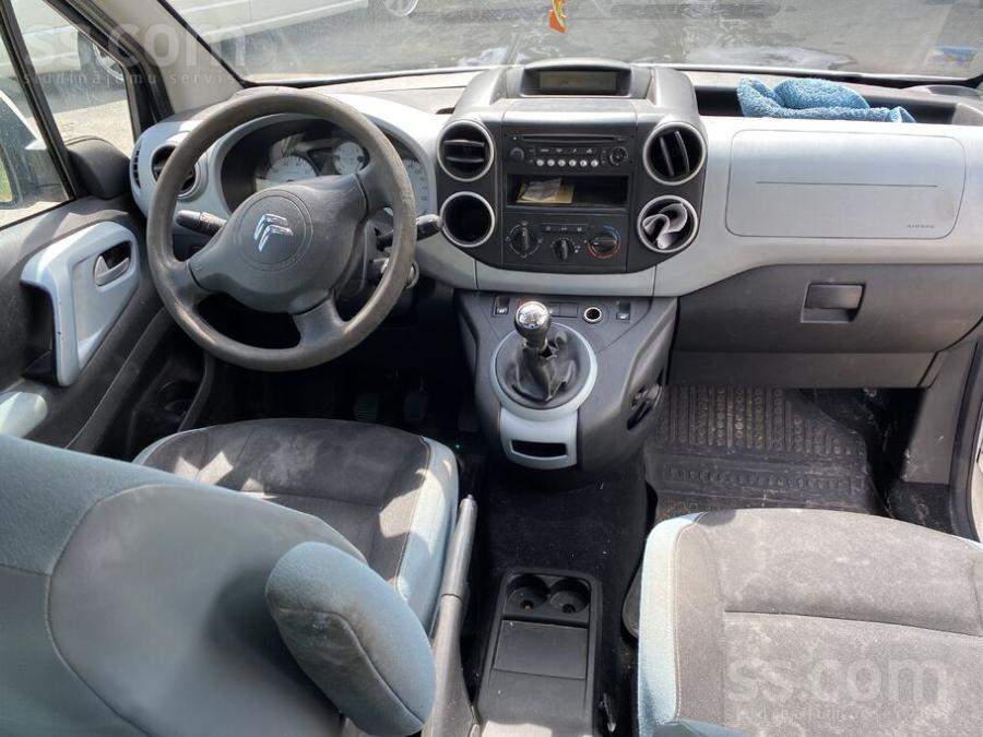 Balts Citroen Berlingo 2013 Rīga, ar dzinēja tilpumu 1.60 L un nobraukumu 200 tūkst. km par 800 €, foto 8 vietnē AUTOMOTO.COM.LV