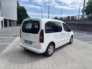 White Citroen Berlingo 2013 in Riga, with an engine capacity of 1.60 L and mileage of 0 thousand km for 1350 €, photo 4 on AUTOMOTO.COM.LV