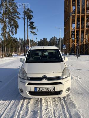 Balts Citroen Berlingo 2013 Dobele, ar dzinēja tilpumu 1.60 L un nobraukumu 393 tūkst. km par 2350 €, foto 5 vietnē AUTOMOTO.COM.LV