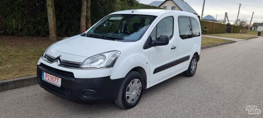 White Citroen Berlingo 2013 in Kedainiai, with an engine capacity of 1.60 L and mileage of 225 thousand km for 3299 €, photo 1 on AUTOMOTO.COM.LV