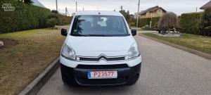 White Citroen Berlingo 2013 in Kedainiai, with an engine capacity of 1.60 L and mileage of 225 thousand km for 3299 €, photo 3 on AUTOMOTO.COM.LV