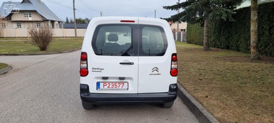 White Citroen Berlingo 2013 in Kedainiai, with an engine capacity of 1.60 L and mileage of 225 thousand km for 3299 €, photo 8 on AUTOMOTO.COM.LV