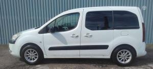 White Citroen Berlingo 2013 in Klaipeda, with an engine capacity of 1.56 L and mileage of 256 thousand km for 2999 €, photo 12 on AUTOMOTO.COM.LV