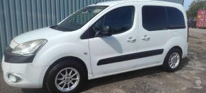 White Citroen Berlingo 2013 in Klaipeda, with an engine capacity of 1.56 L and mileage of 256 thousand km for 2999 €, photo 13 on AUTOMOTO.COM.LV