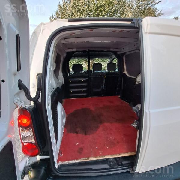 Balts Citroen Berlingo 2014 Rīga, ar dzinēja tilpumu 1.60 L un nobraukumu 154 tūkst. km par 2350 €, foto 5 vietnē AUTOMOTO.COM.LV