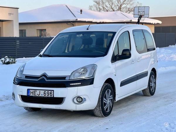 Balts Citroen Berlingo 2014 Mažeikiai, ar dzinēja tilpumu 1.56 L un nobraukumu 192 tūkst. km par 4950 €, foto 3 vietnē AUTOMOTO.COM.LV