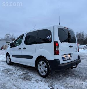 White Citroen Berlingo 2015 in Riga, with an engine capacity of 1.60 L and mileage of 274 thousand km for 5900 €, photo 3 on AUTOMOTO.COM.LV