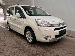 Balts Citroen Berlingo 2015 Kauņa, ar dzinēja tilpumu 1.60 L un nobraukumu 227 tūkst. km par 4400 €, foto  vietnē AUTOMOTO.COM.LV
