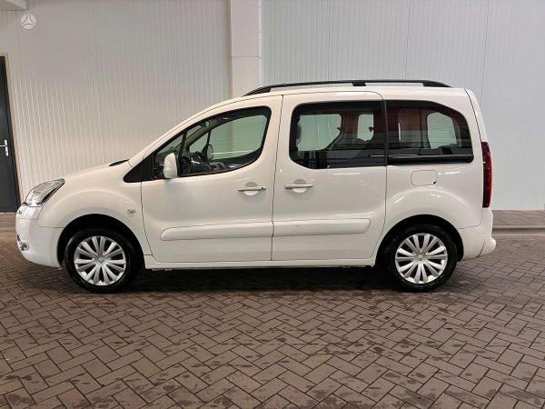 White Citroen Berlingo 2015 in Kaunas, with an engine capacity of 1.60 L and mileage of 227 thousand km for 4400 €, photo 8 on AUTOMOTO.COM.LV