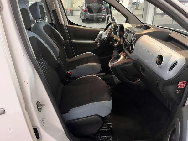 White Citroen Berlingo 2015 in Kaunas, with an engine capacity of 1.60 L and mileage of 227 thousand km for 4400 €, photo 10 on AUTOMOTO.COM.LV