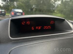 White Citroen Berlingo 2015 in Riga, with an engine capacity of 1.60 L and mileage of 285 thousand km for 5400 €, photo 10 on AUTOMOTO.COM.LV