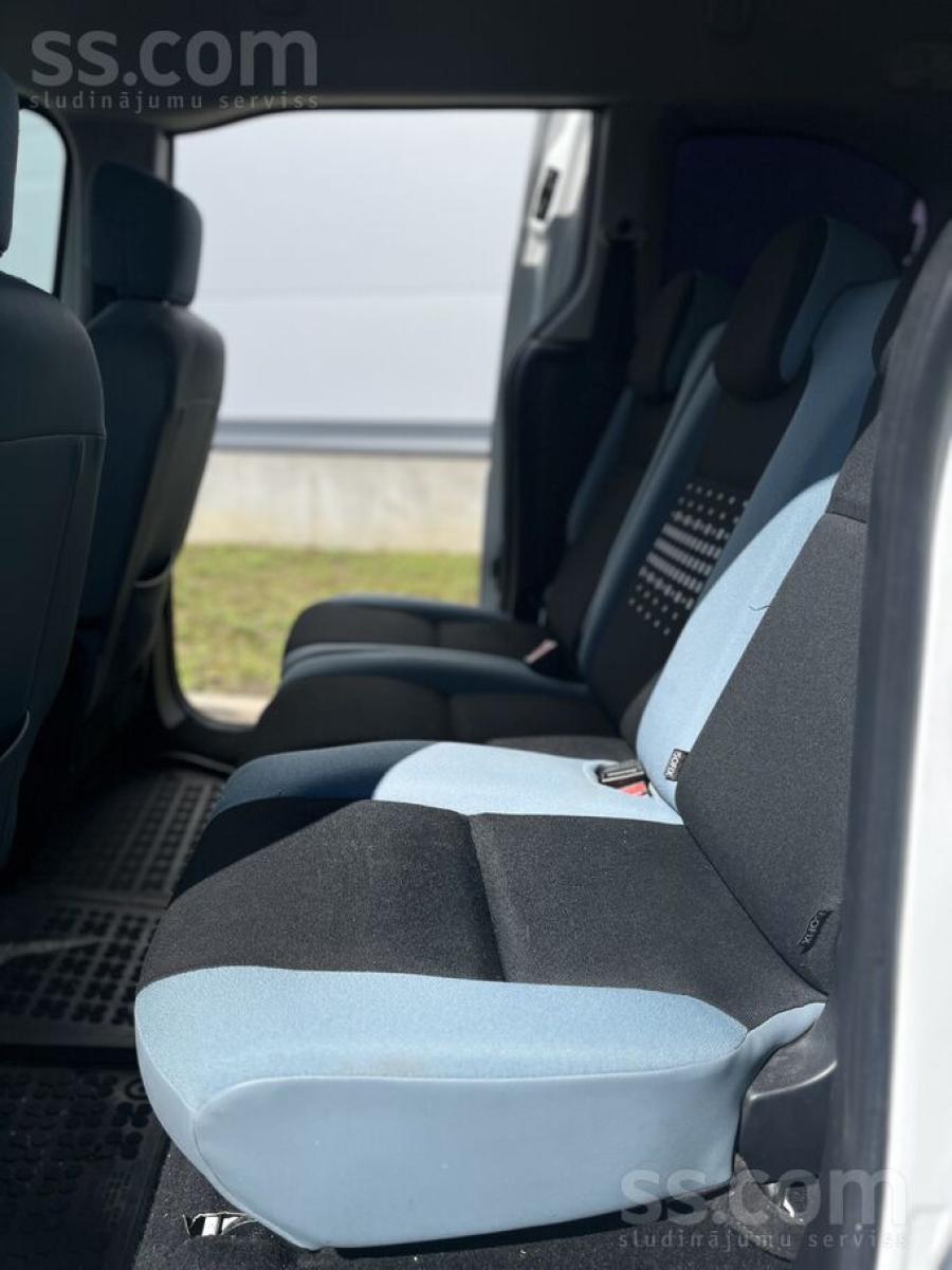 White Citroen Berlingo 2015 in Riga, with an engine capacity of 1.60 L and mileage of 285 thousand km for 5400 €, photo 11 on AUTOMOTO.COM.LV