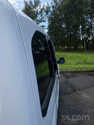 White Citroen Berlingo 2015 in Riga, with an engine capacity of 1.60 L and mileage of 285 thousand km for 5400 €, photo 17 on AUTOMOTO.COM.LV