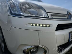 White Citroen Berlingo 2015 in Riga, with an engine capacity of 1.60 L and mileage of 285 thousand km for 5400 €, photo 19 on AUTOMOTO.COM.LV