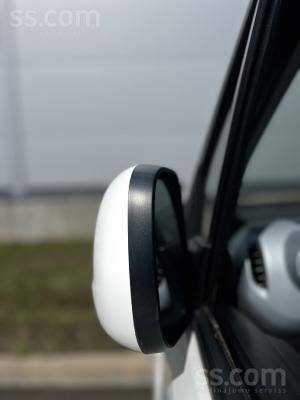 White Citroen Berlingo 2015 in Riga, with an engine capacity of 1.60 L and mileage of 285 thousand km for 5400 €, photo 21 on AUTOMOTO.COM.LV