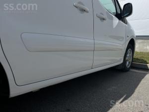 White Citroen Berlingo 2015 in Riga, with an engine capacity of 1.60 L and mileage of 285 thousand km for 5400 €, photo 22 on AUTOMOTO.COM.LV
