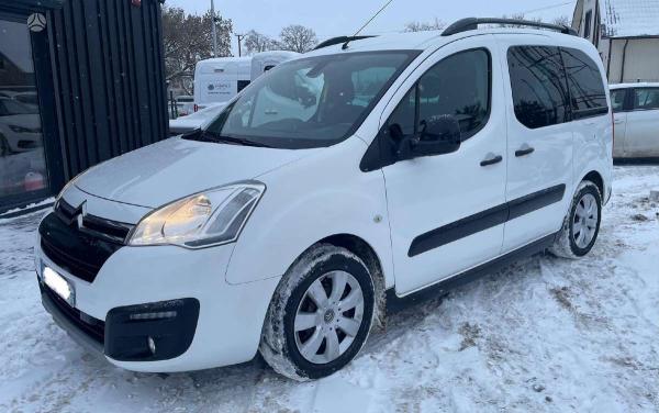White Citroen Berlingo 2016 in Taurage, with an engine capacity of 1.56 L and mileage of 280 thousand km for 5200 €, photo 1 on AUTOMOTO.COM.LV