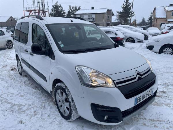 White Citroen Berlingo 2016 in Taurage, with an engine capacity of 1.56 L and mileage of 280 thousand km for 4700 €, photo 1 on AUTOMOTO.COM.LV