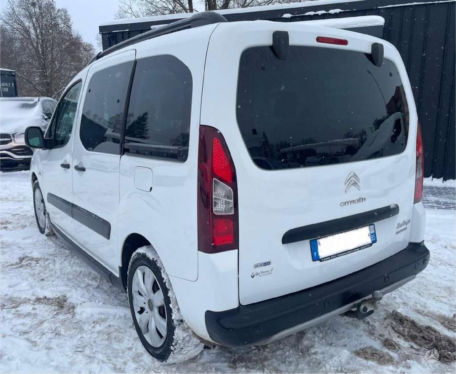 White Citroen Berlingo 2016 in Taurage, with an engine capacity of 1.56 L and mileage of 280 thousand km for 4700 €, photo 6 on AUTOMOTO.COM.LV