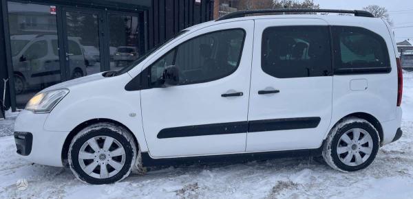 White Citroen Berlingo 2016 in Taurage, with an engine capacity of 1.56 L and mileage of 280 thousand km for 4700 €, photo 7 on AUTOMOTO.COM.LV