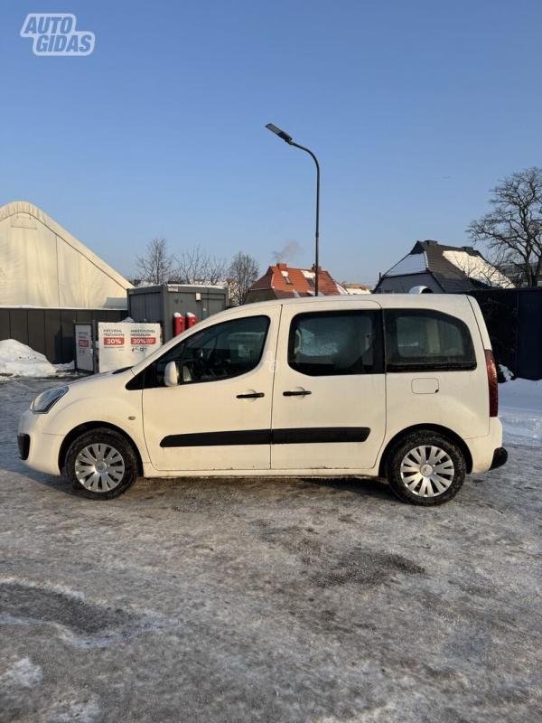 White Citroen Berlingo 2016 in Klaipeda, with an engine capacity of 1.60 L and mileage of 203 thousand km for 4600 €, photo 2 on AUTOMOTO.COM.LV